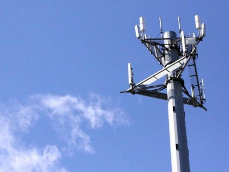 Why are cell towers so thick when other broadcast towers are so skinny ...